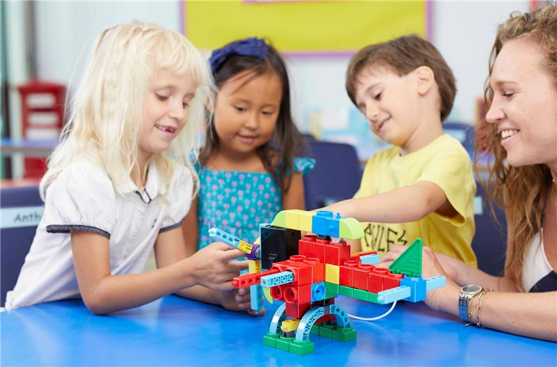 Late Primary STEM Kits & Robotics Sets | Engino